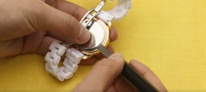 How to Change the Battery in a Quartz Watch – megalith watch